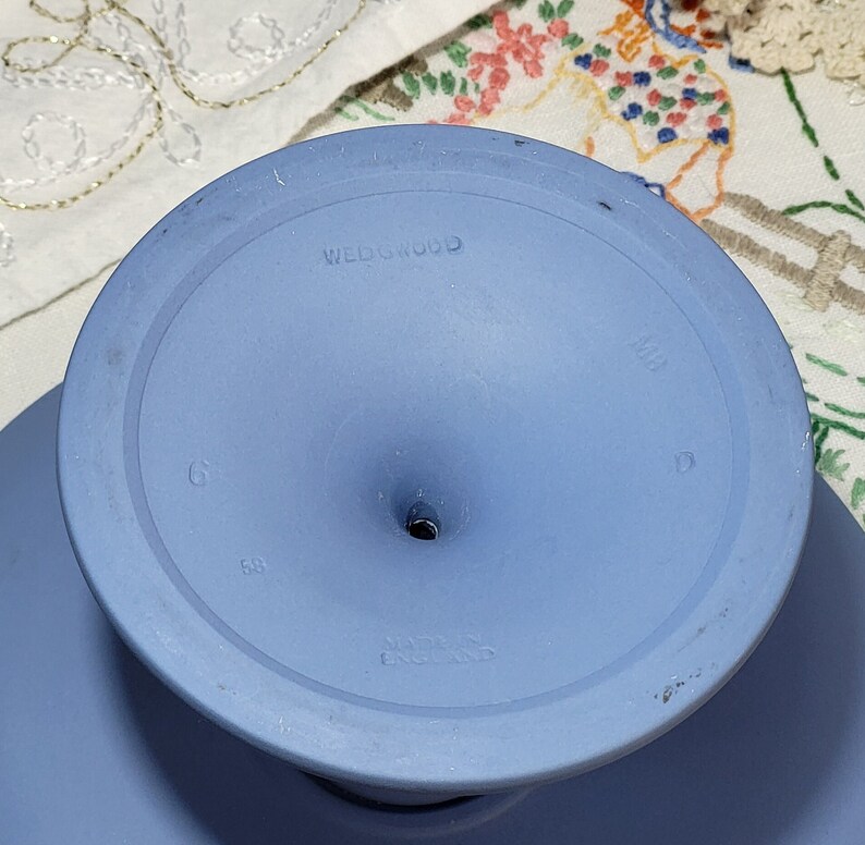 Timeless Elegance, Vintage Wedgwood Jasperware Cake Stand, Classic Blue ...