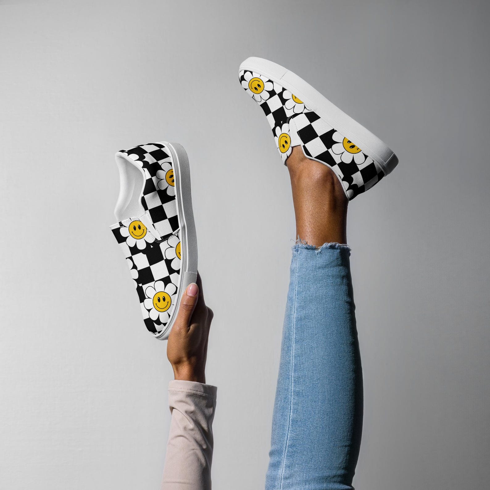 DAISY RETRO CHECKER Womens Slip-on Canvas Shoes, Smiley Face Daisy ...