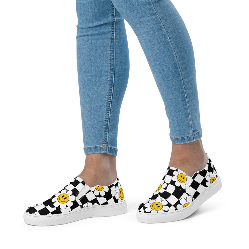 DAISY RETRO CHECKER Womens Slip-on Canvas Shoes, Smiley Face Daisy ...
