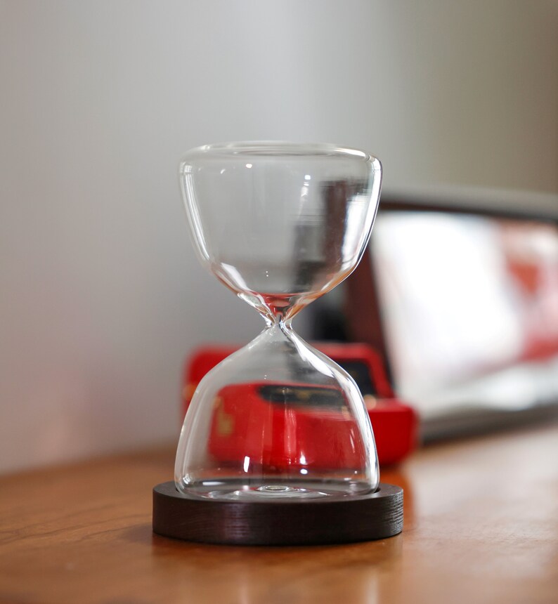 Custom Engraving Refillable Round Hourglass Bottle With Wood Base ...