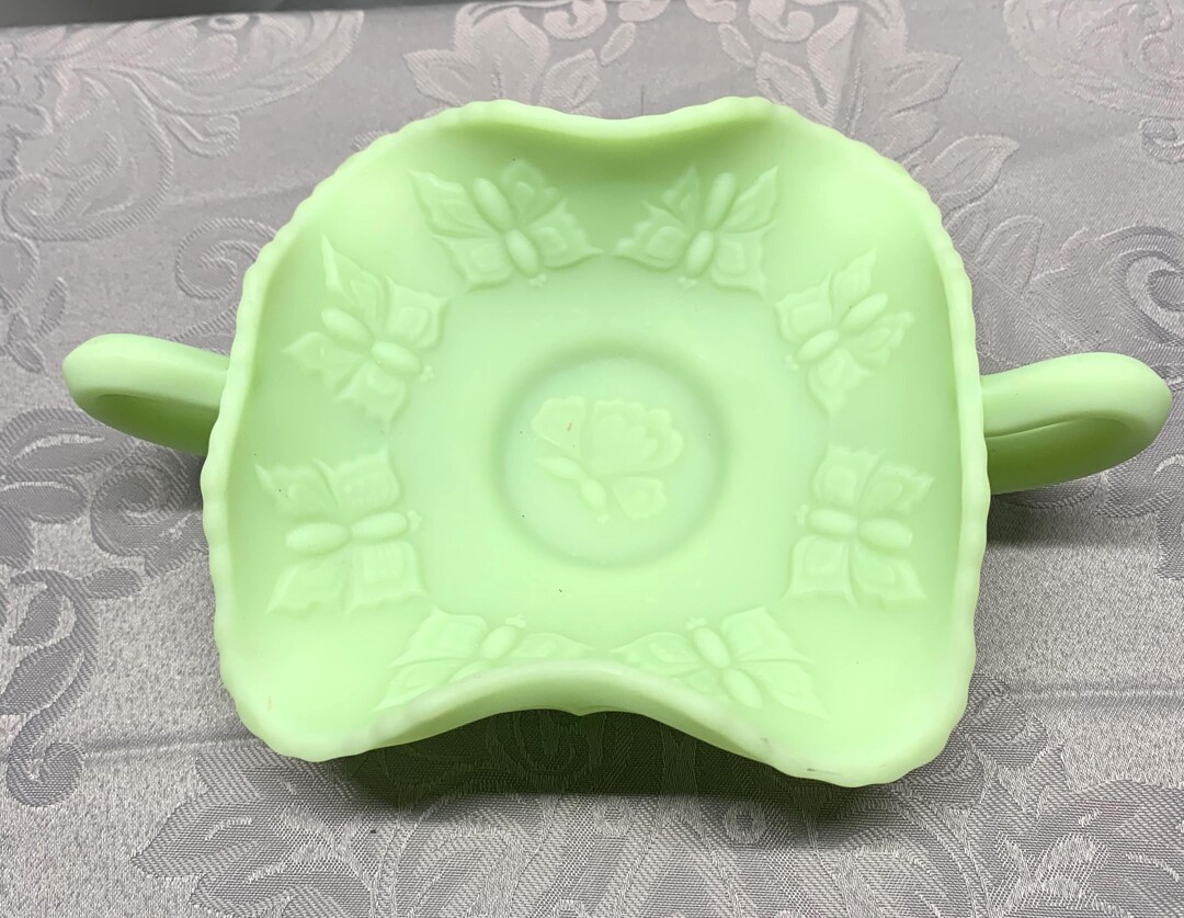 Collectable Uranium Glass Vintage Heavy Fenton Lime Green Satin Glass ...