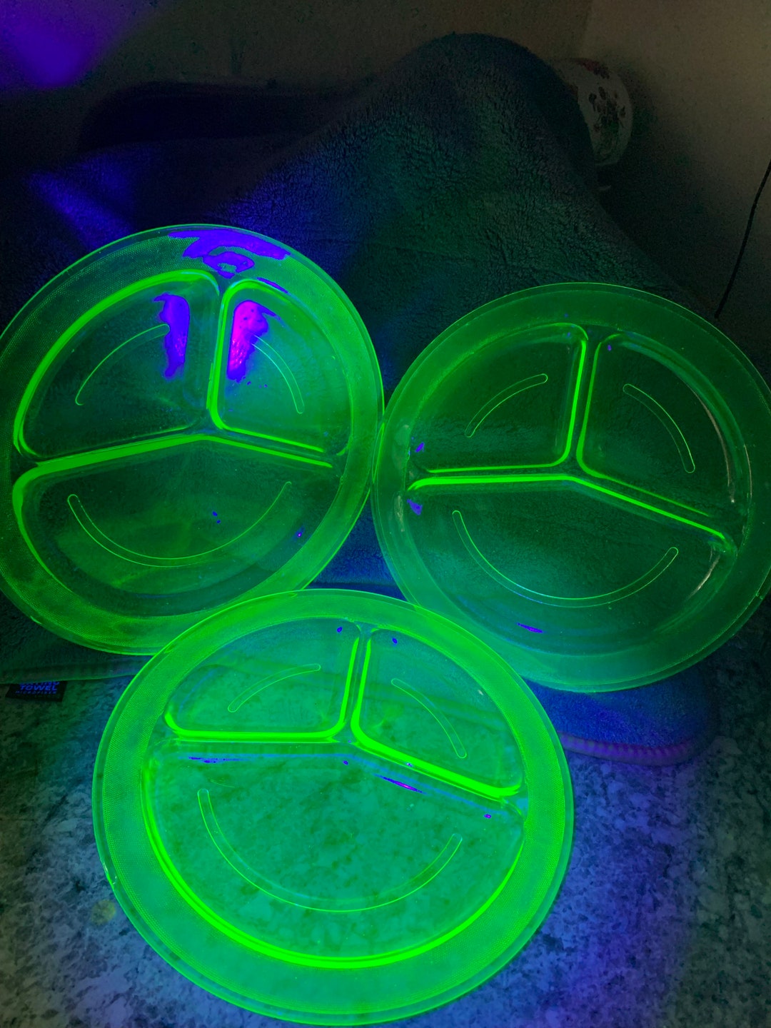 Uranium Glowing Glass Dinner Plates Set of 3 - Etsy