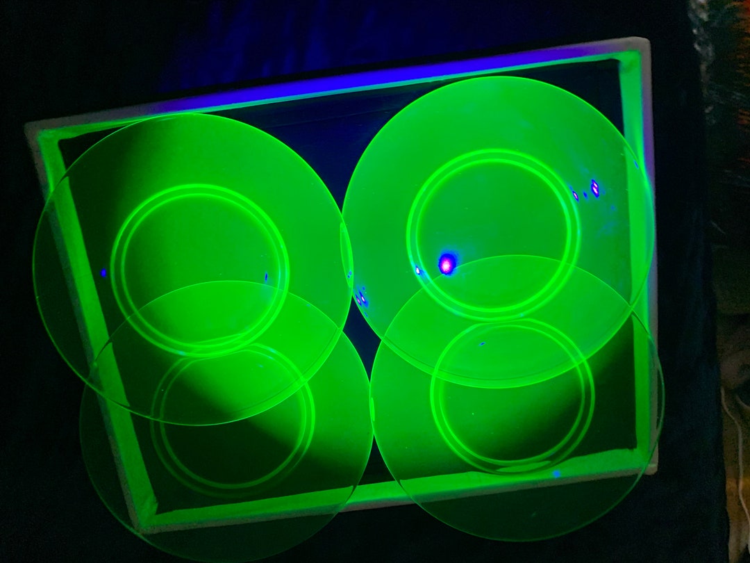 Set of 4, 9 Inch Uranium Matching Plates - Etsy