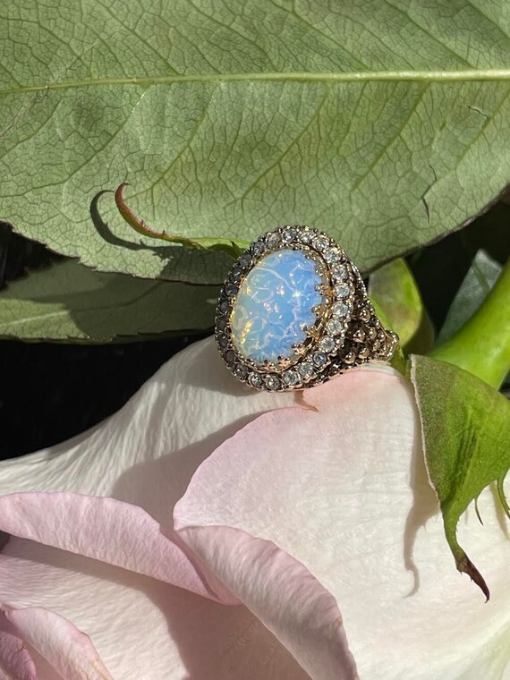 Stunning Opal Vintage cocktail statement ring - Gem