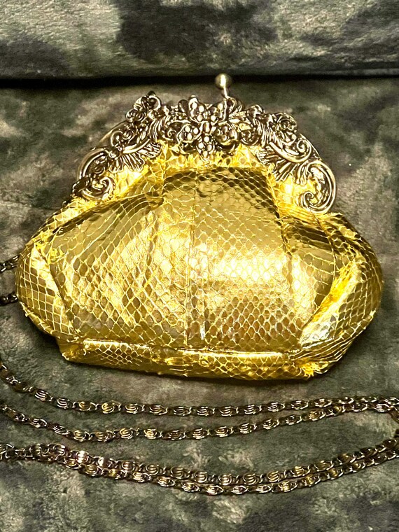 Golden color vintage purse - Gem