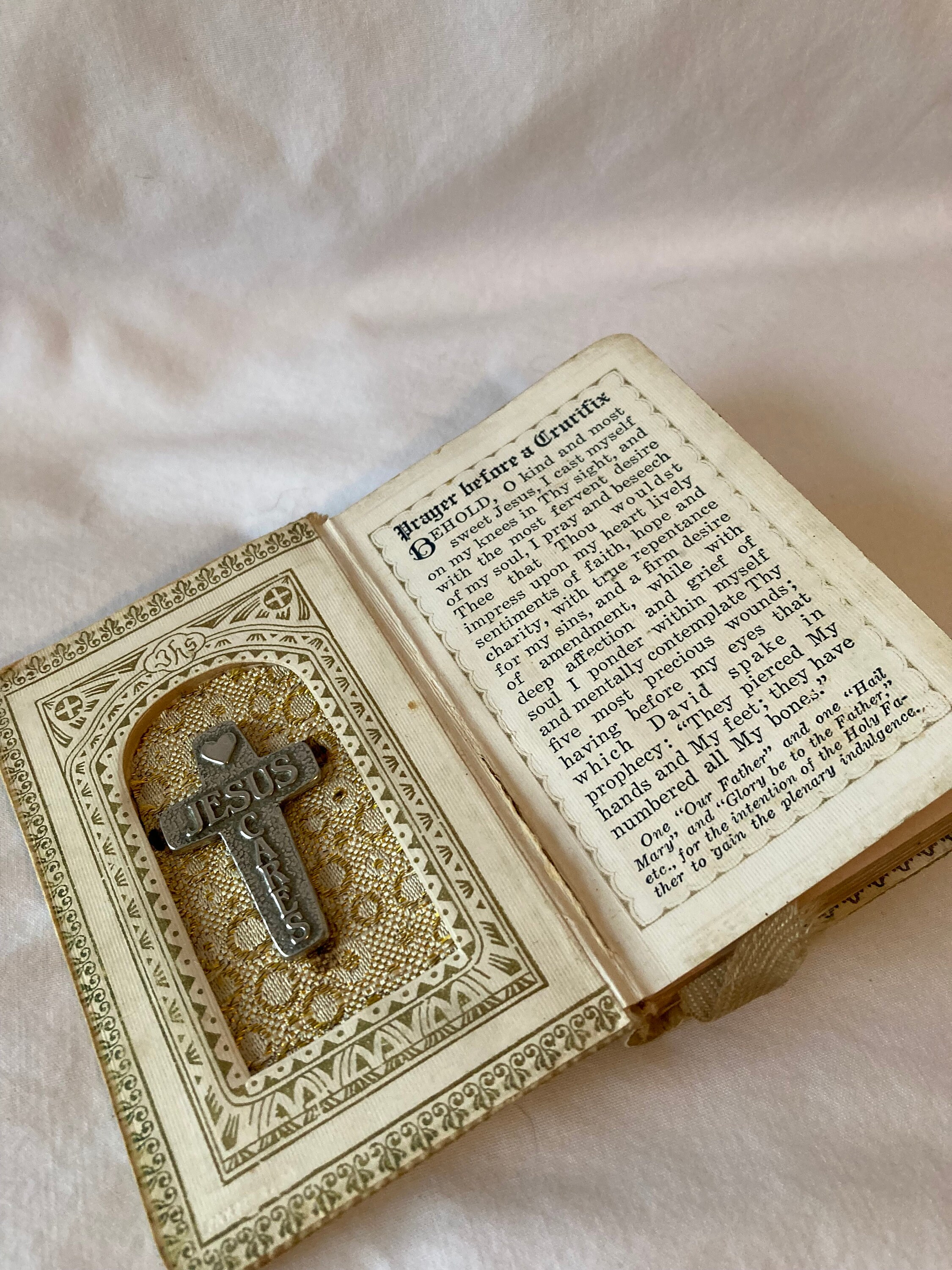 MOP Pocket Testament Bible With Pewter Jesus Cares Cross C1940 - Etsy
