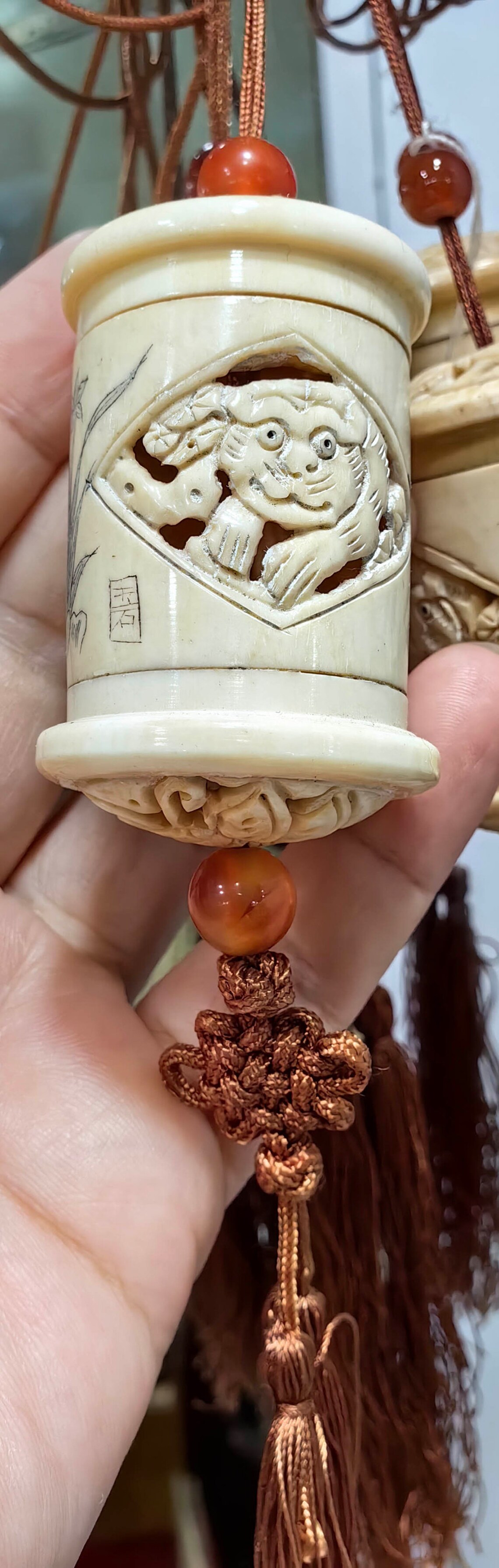 Large Carved Dragon Bone Lantern Craft, Tribal Animal Skull Carvings ...