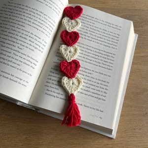 2 Heart Crochet Bookmarks. Perfect Cute Gift for Friends and Family - Etsy
