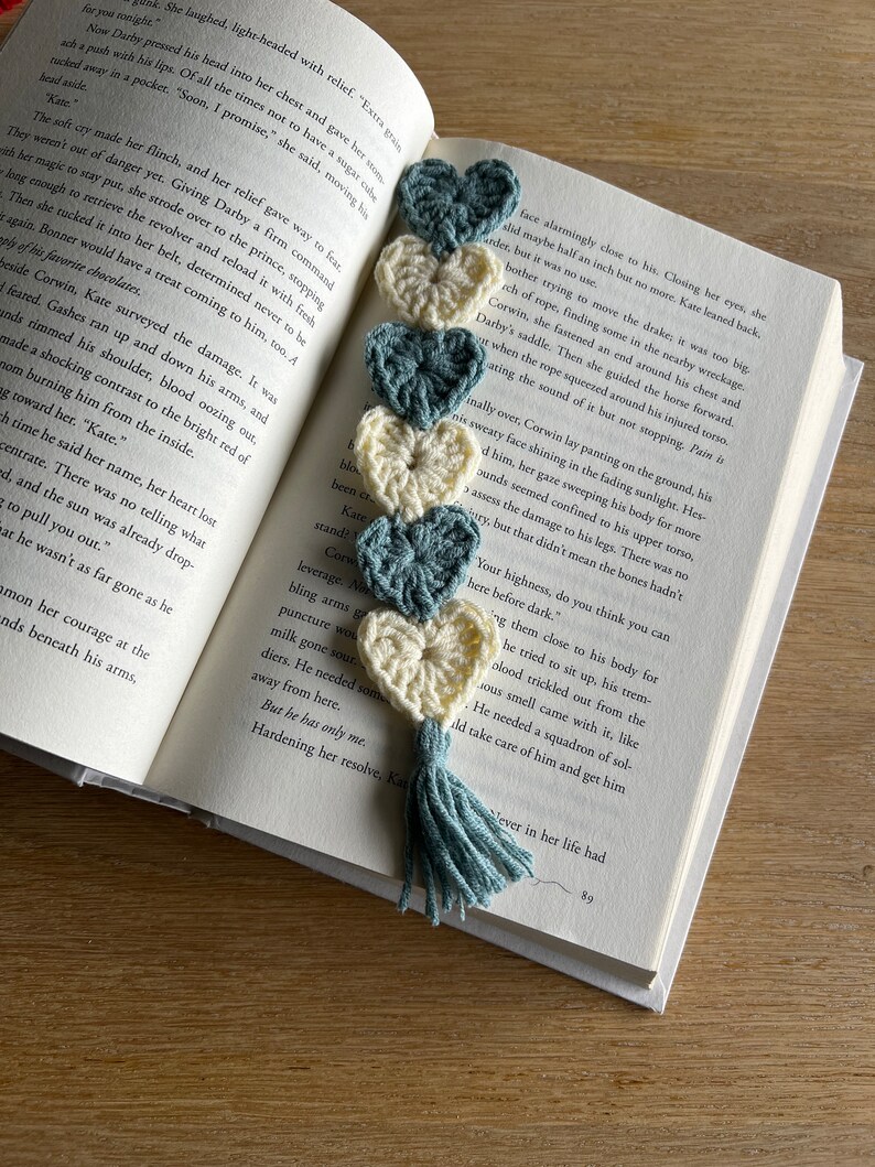 2 Heart Crochet Bookmarks. Perfect Cute Gift for Friends and Family - Etsy