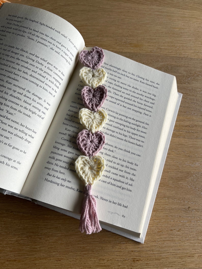 2 Heart Crochet Bookmarks. Perfect Cute Gift for Friends and Family - Etsy
