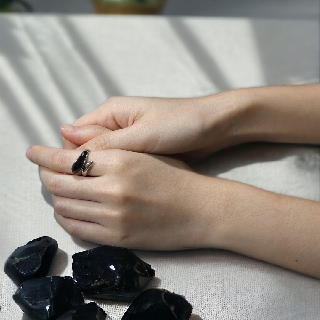 Serpenti Black Spinel Silver Ring, Animal Spirit Jewelry, Everyday ...
