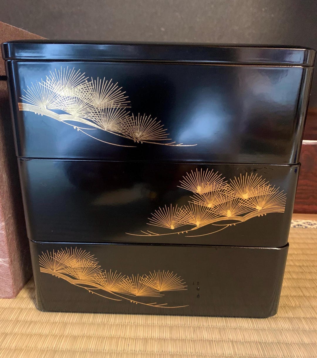 Japanese Jubako Box Gold Makie Three-tiered Traditional Pine Pattern ...