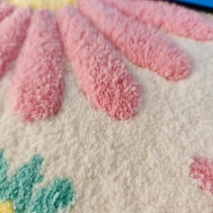 Handmade Tufted Daisy Keyboard Rug: Pink Flower Desk Mat - Etsy