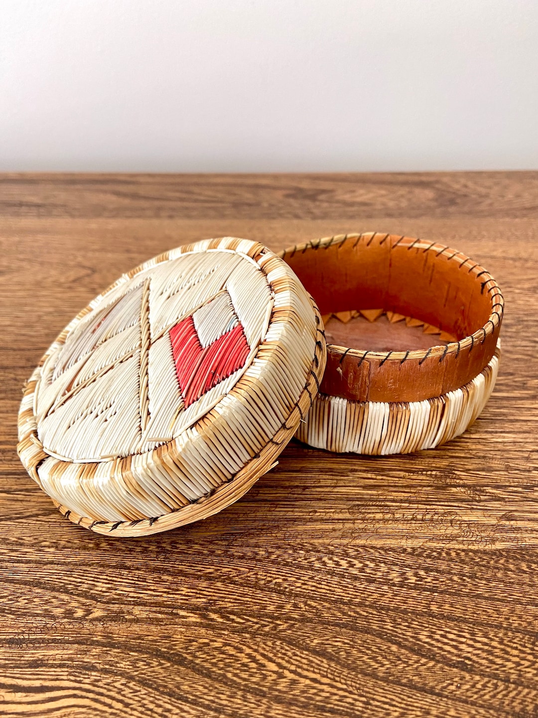 Vintage Native American Quilled Birch Bark Box With Porcupine Quills ...