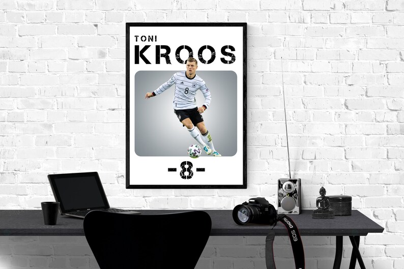 Toni Kroos Poster, Toni Kroos Print, Football Prints, Soccer Posters ...