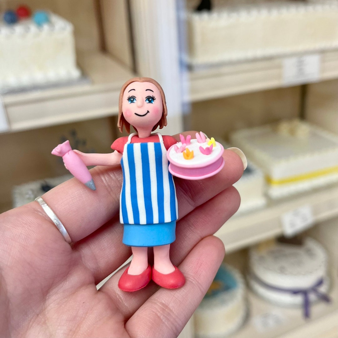 Baker Cake Topper | Female Baker Figurine Decoration | Cake Maker Lady ...