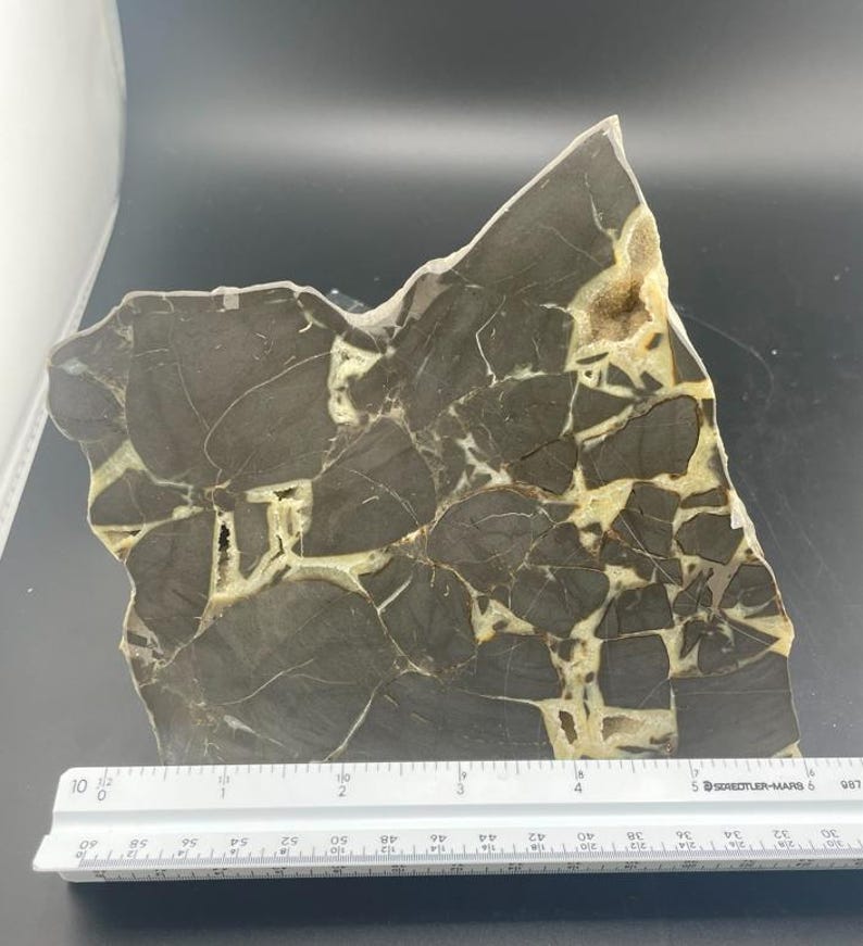 Septarian Nodule Slice (UV Reactive) - Etsy