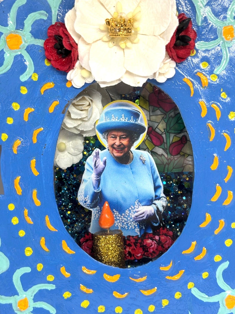 Queen Elizabeth Waving Nicho Shadowbox Shrine - Etsy
