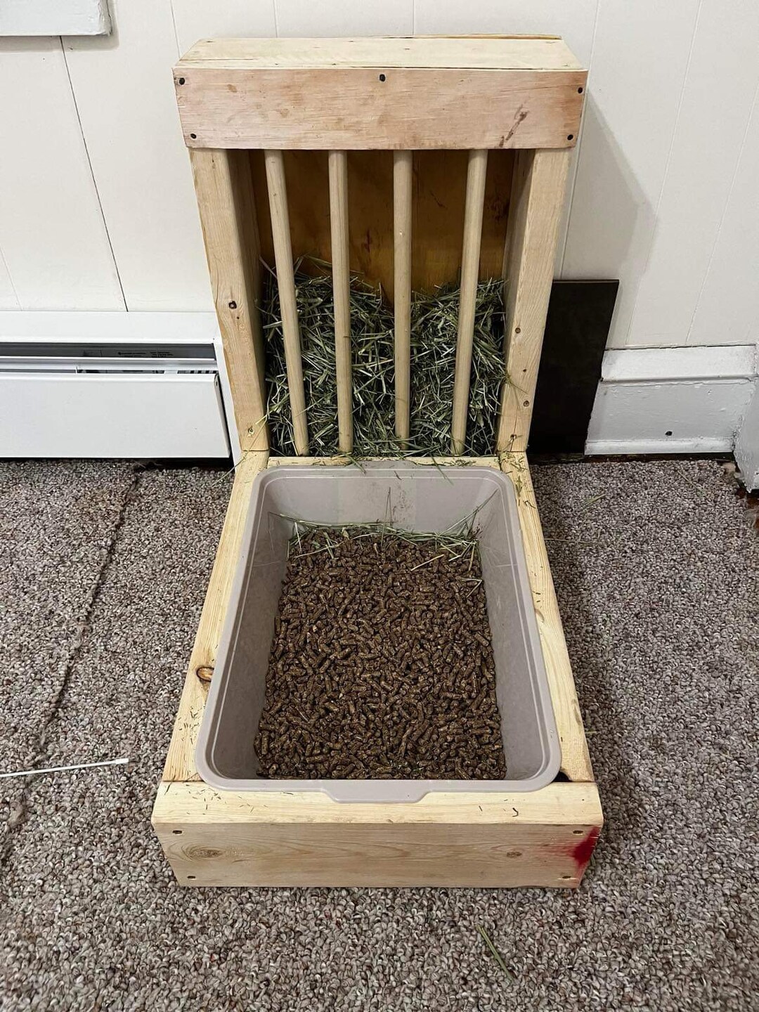 Small Wood Litter Box and Hay Feeder - Etsy
