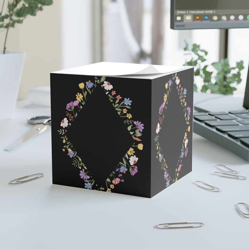 Pyramid of Flowers Sticky Note Cube 700 Sheets Paper 3.37x3.5 Notepad ...