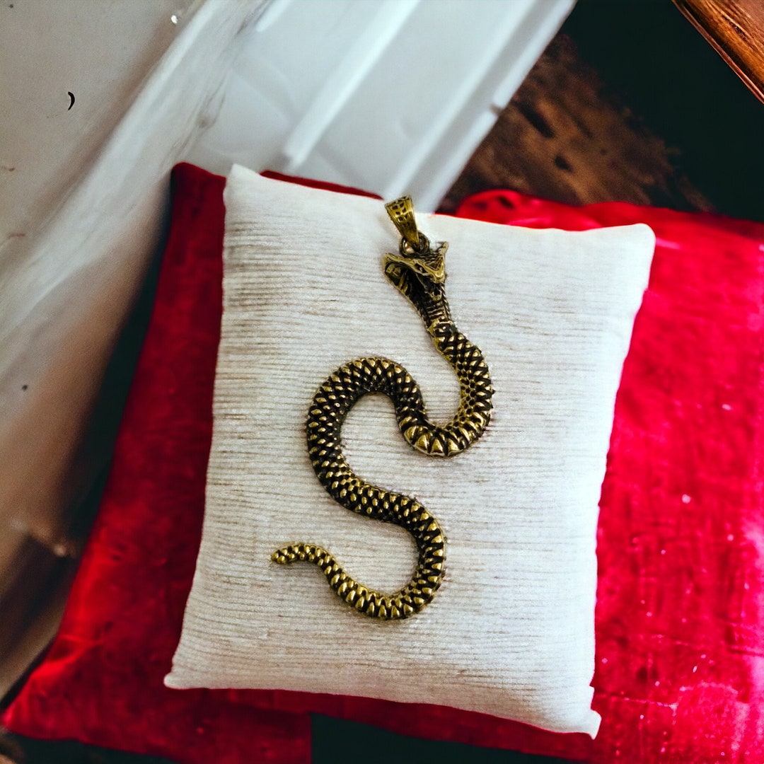 Gold Goddess Wadjet the Snake Pendant, Egyptian Jewelry, Gods Goddess ...