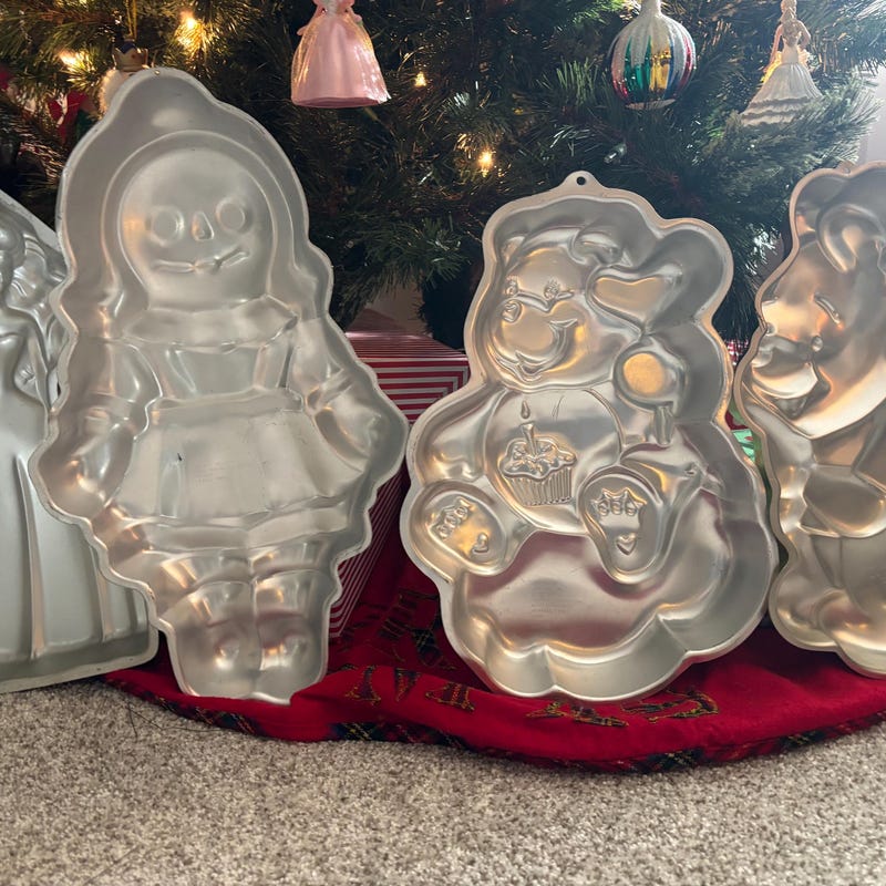Wilton Cake Pan Character - Etsy