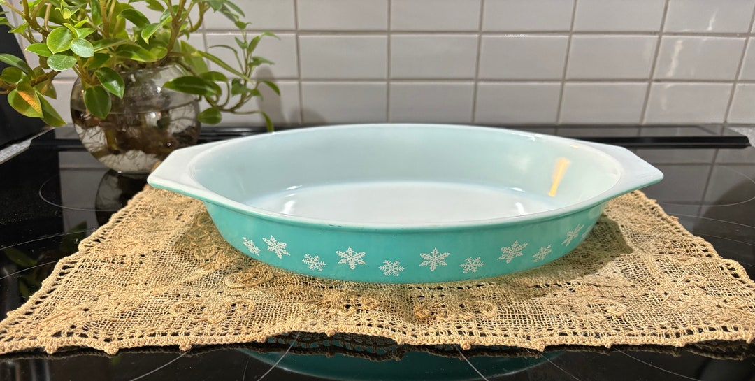 Vintage 1950s Pyrex Turquoise Snowflake 1 1/2 Quart Bakers Casserole - Etsy