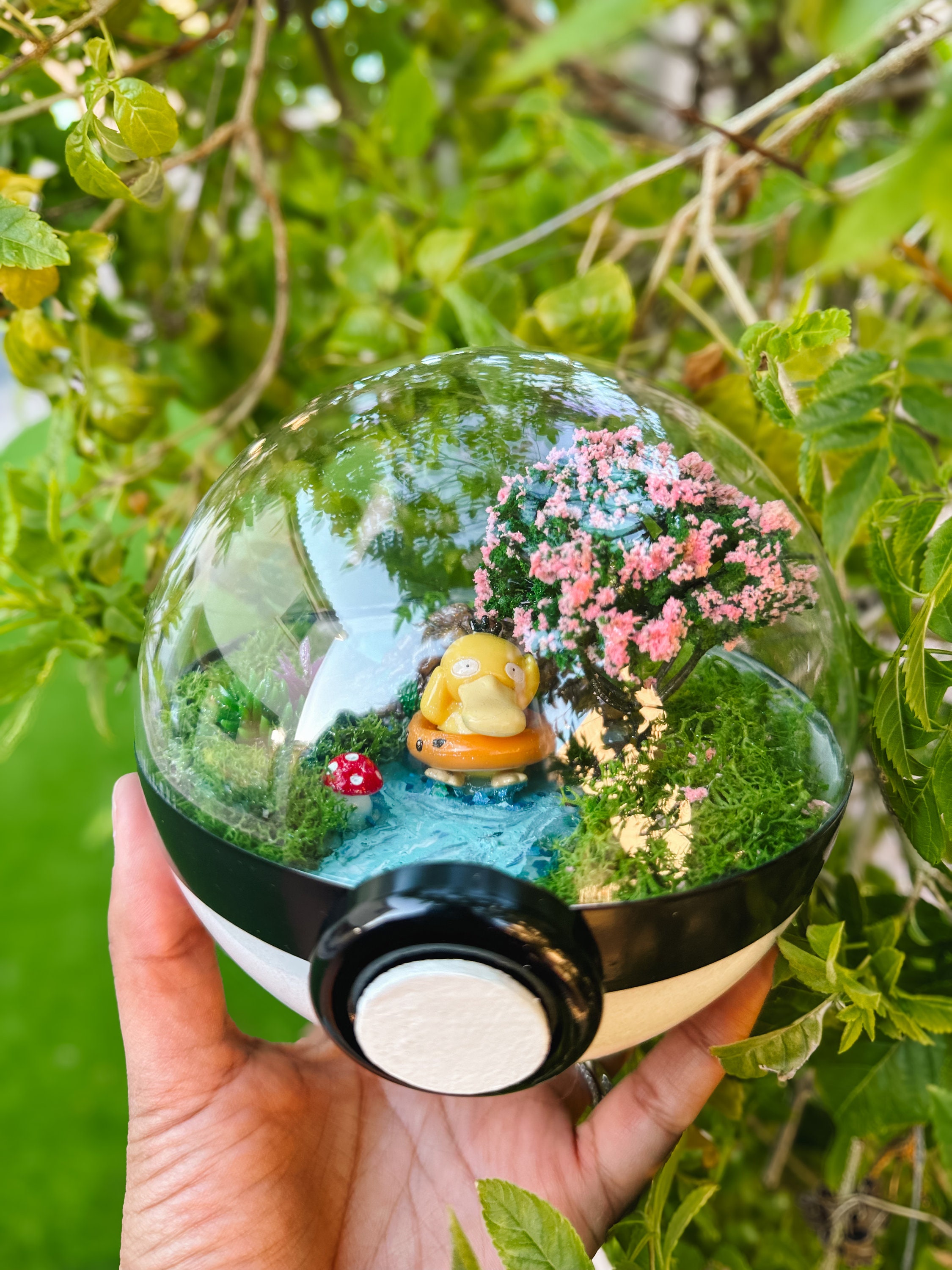 Psyduck Pokémon Terrarium Pokeball Environment/terrarium/ Large - Etsy