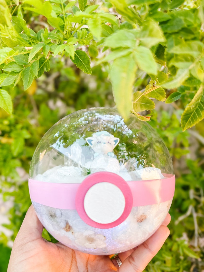 Alolan Vulpix Terrarium W/ String Lights Pokeball Environment/terrarium ...