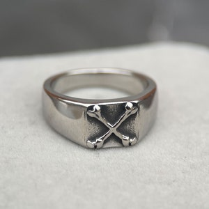Men's Gothic Crossbones Signet Ring, Stainless Steel Skeleton Bones ...