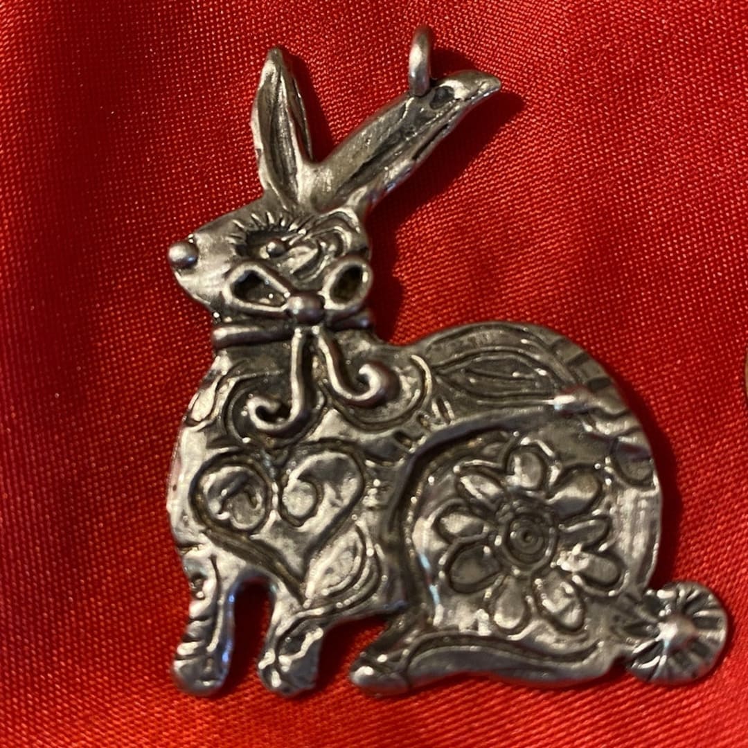 Marcie Signed Pewter Decorated Rabbit Pendant Flower Heart Bow Details ...
