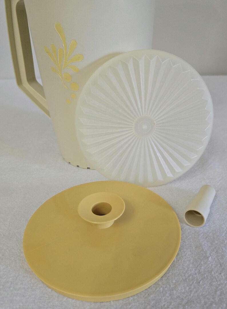 Vintage Tupperware 2 Quart Pitcher Almond Harvest Gold Flower, Retro ...