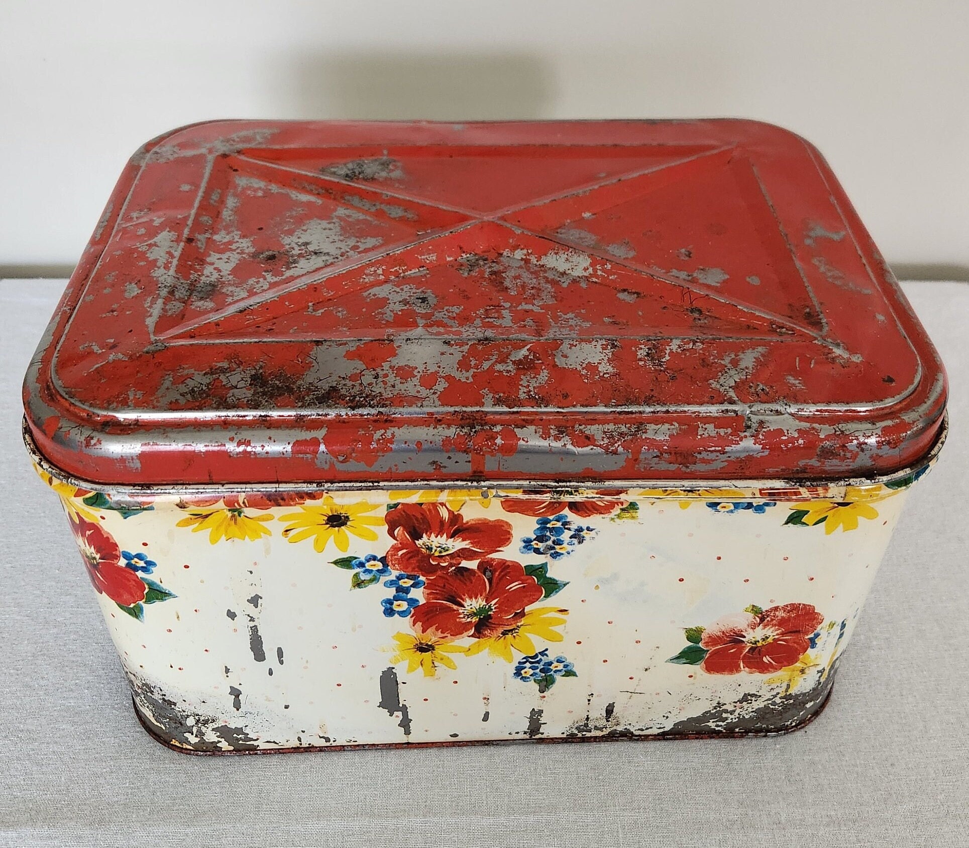 Vintage Metal Bread Box Red Yellow Blue Flowers Distressed White Bread ...