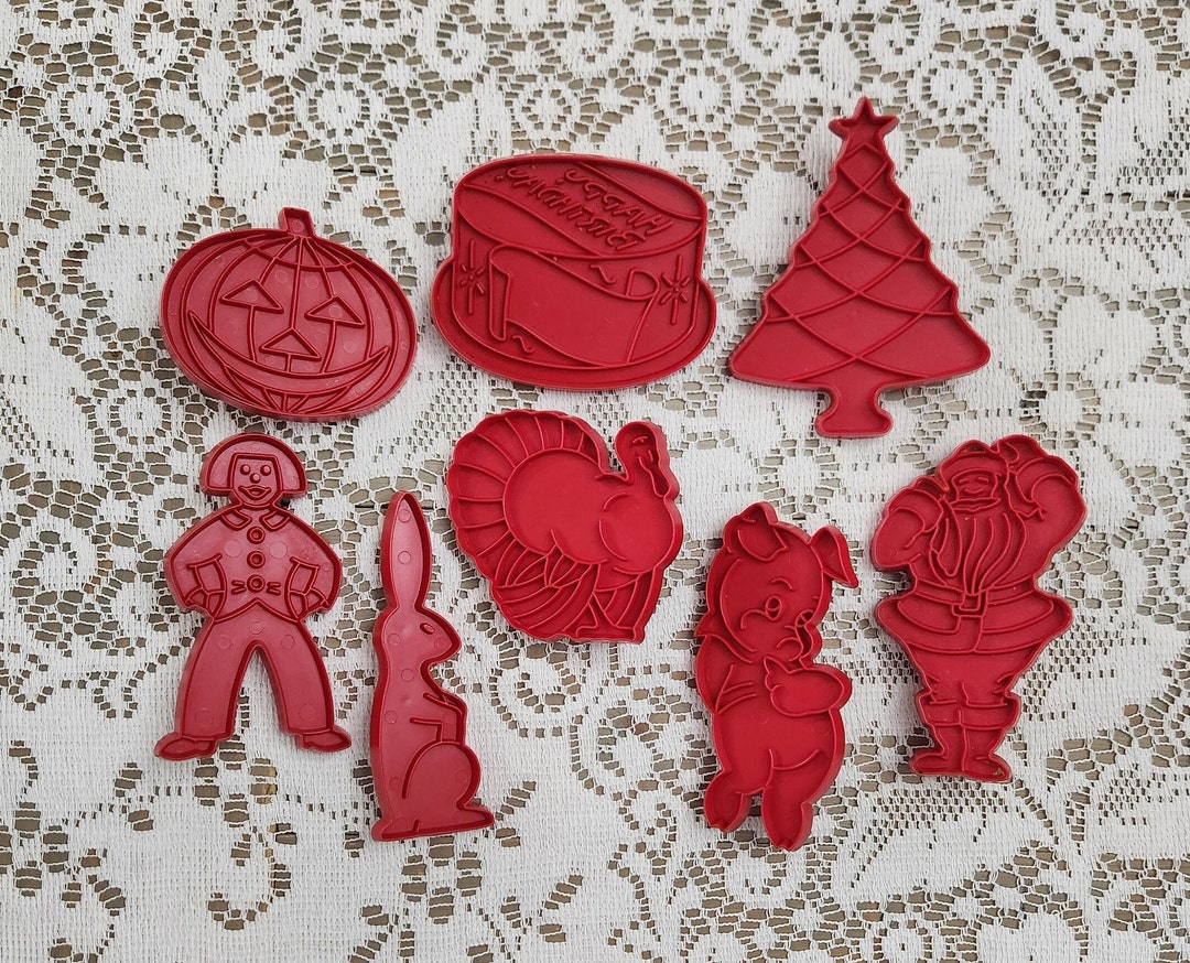 Vintage Tupperware Cookie Cutters Set of 8 Red Plastic Holiday Cookie ...