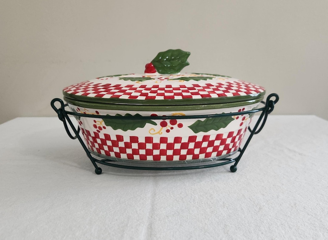 Temptations by Tara 2 Quart Casserole Dish Winter Holly Presentable ...