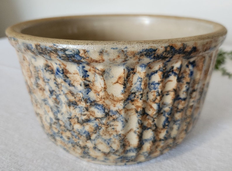 Vintage Red Wing Spongeware Cap Bowl Ribbed Ovenware 7c Stoneware ...