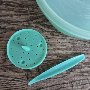 Vintage Tupperware Jadeite Crisp It Lettuce Keeper #679 With Seal ...