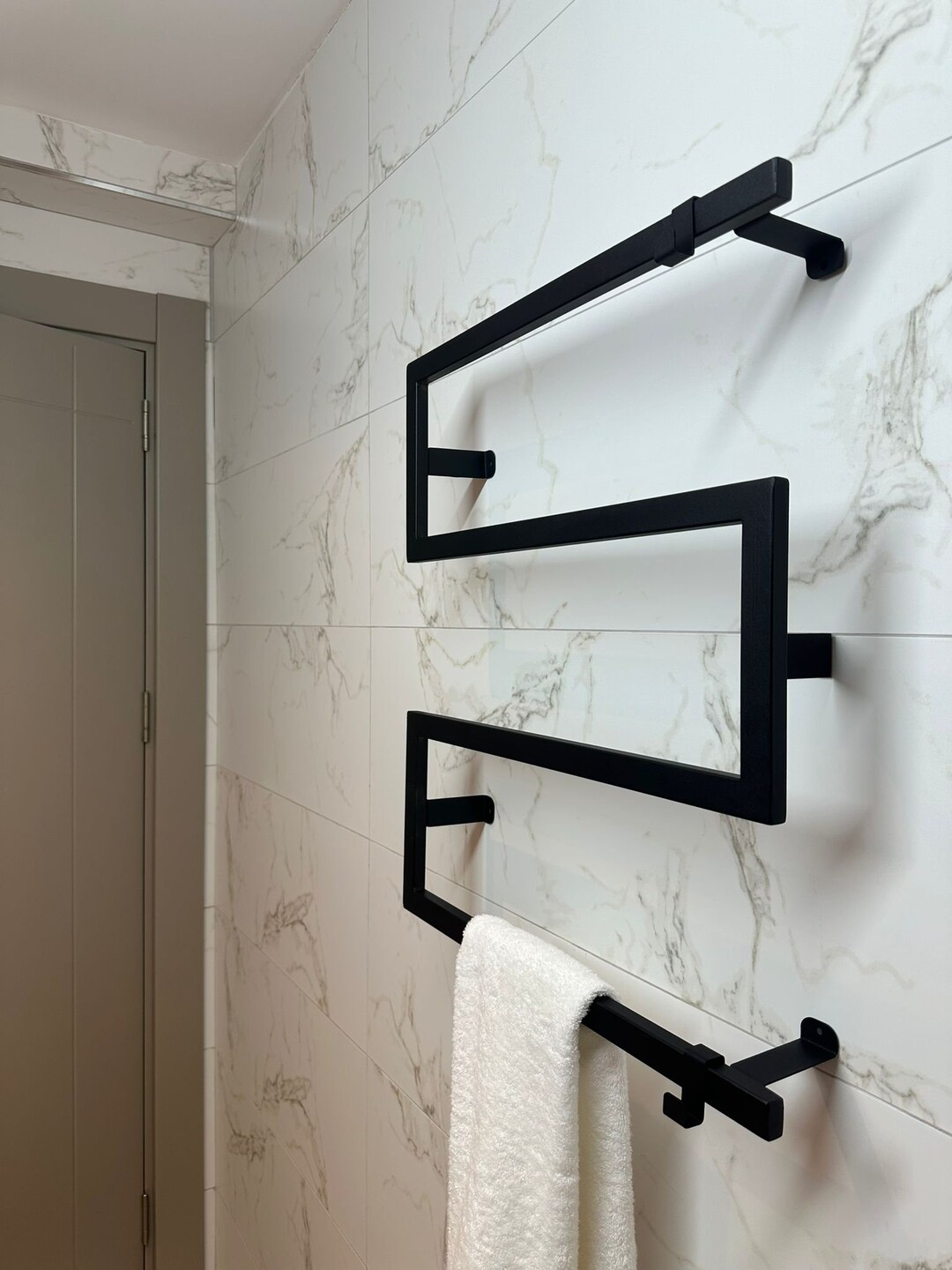 Modern Bathroom Towel Rack, Wall Mounted Modern Towel Holder and Shawl ...
