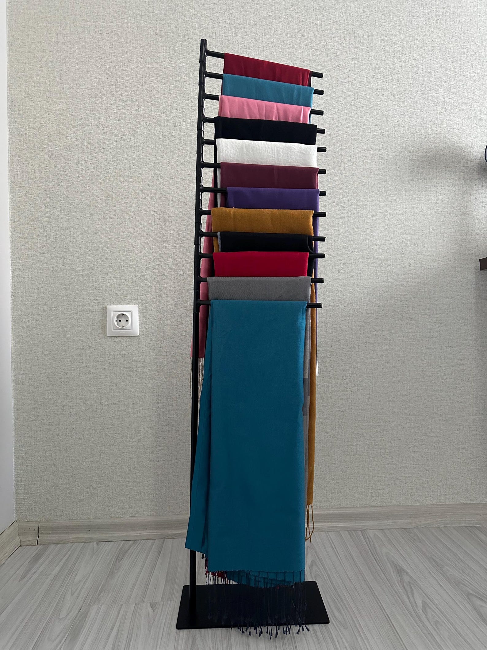 Multipurpose Movable Portable Hanger - Scarf, Shawl, Tie, Towel and ...