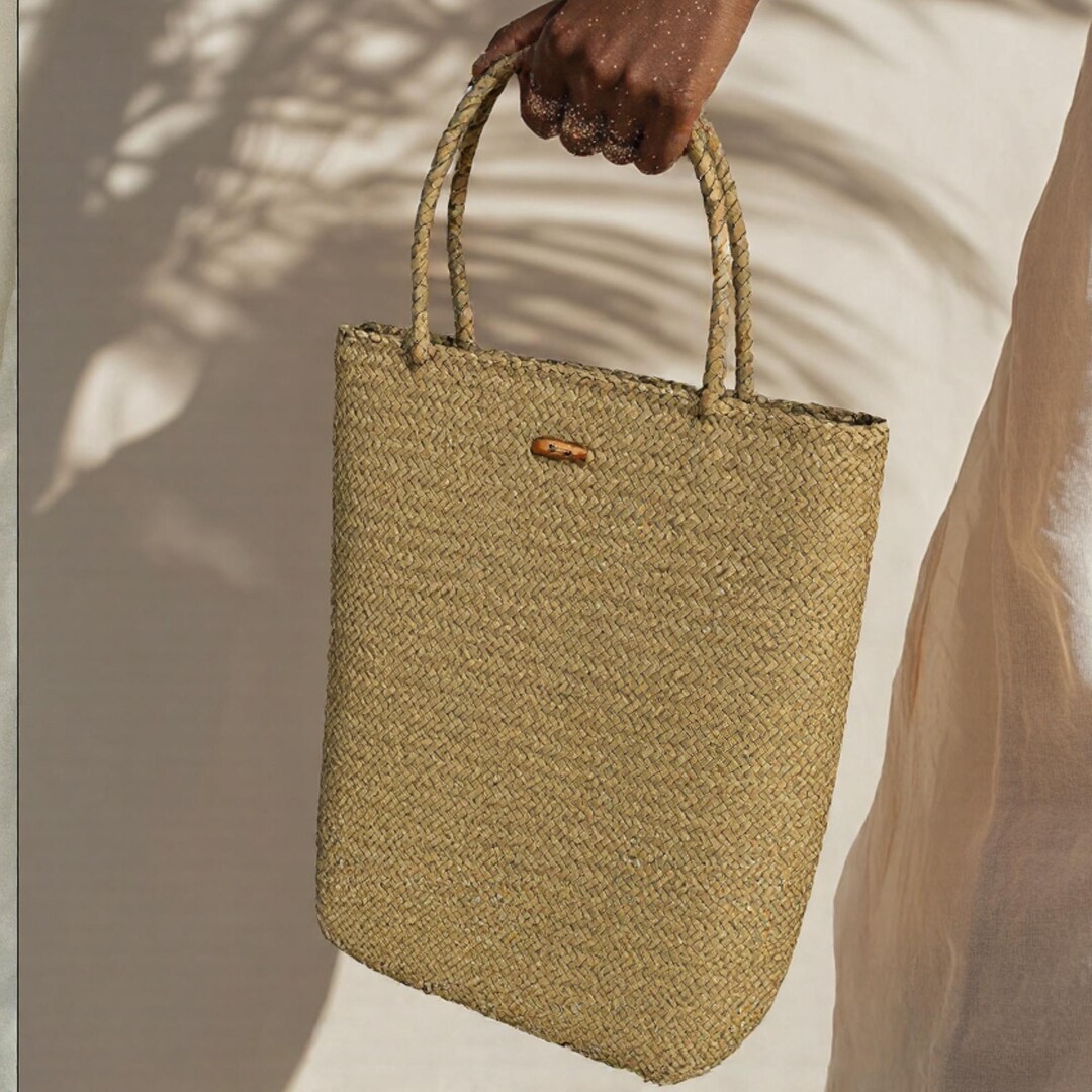 Natural Woven Seagrass Bag - Elegant and Sustainable Women's Grass ...