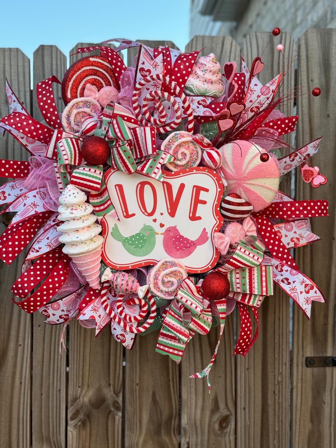 Pink, Red and Mint Valentine Lovebirds Love Wreath With Ice Cream ...