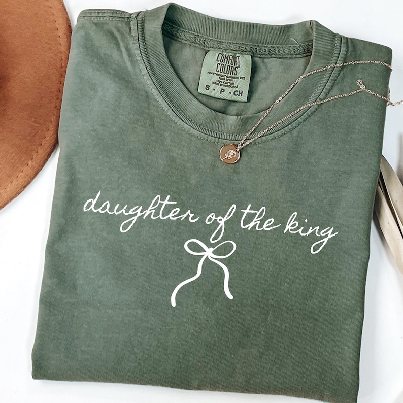 Christian Coquette T-shirt: Daughter of the King Bow Design - Etsy