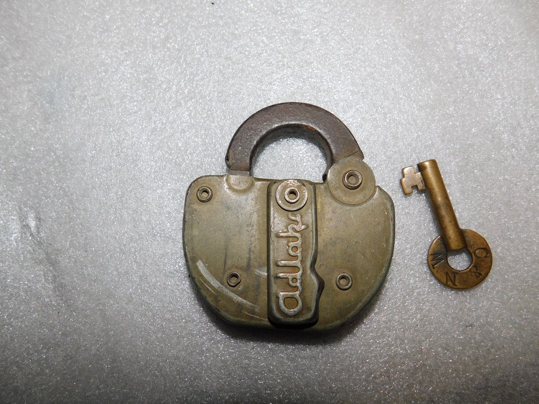 Adlake Mfg. Co. Steel Railroad Switch Lock With Key Marked C NW Chicago ...