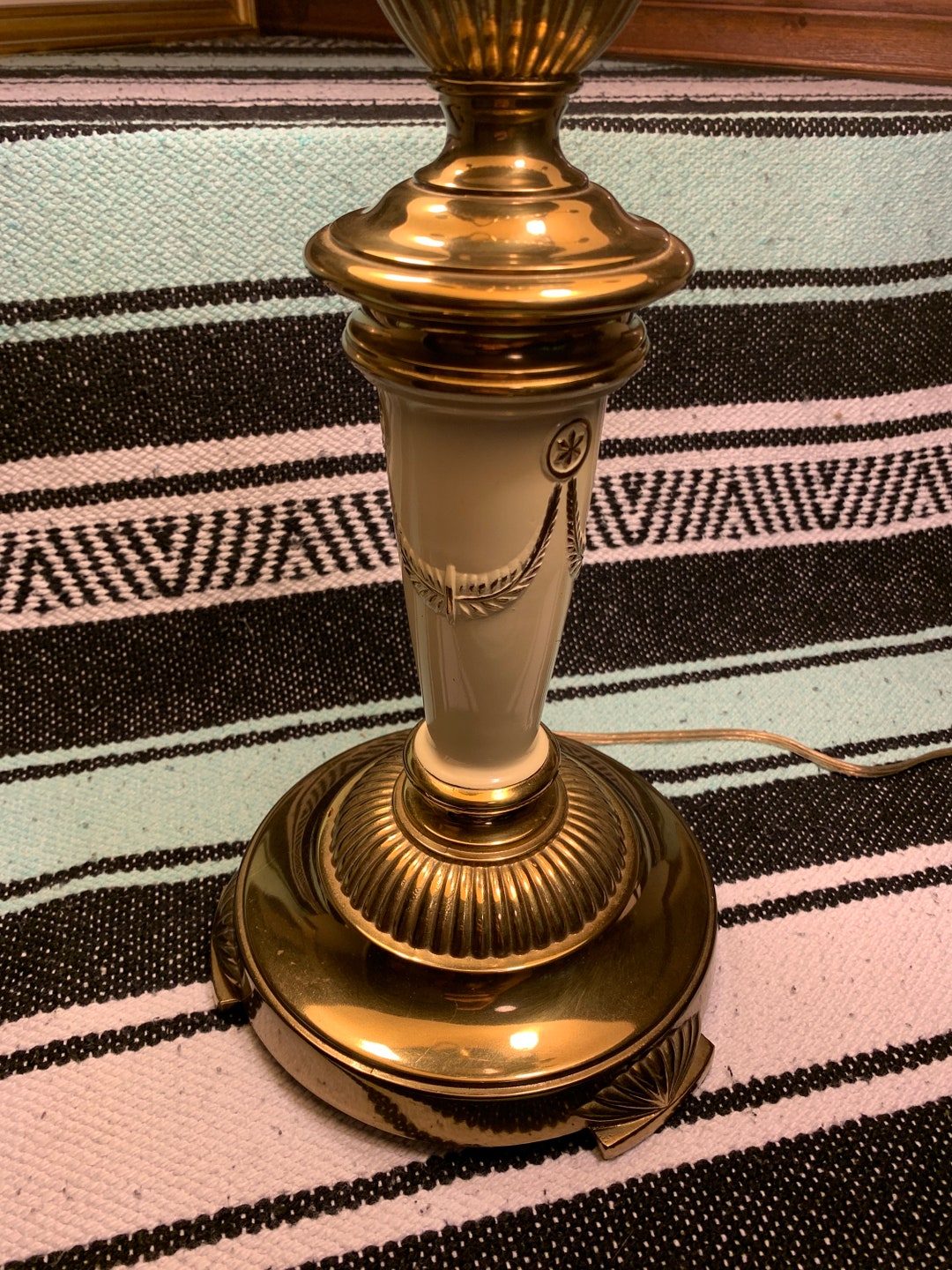 Vintage Berman Brass Cream Colored Leaf Embellishments Dual Pull-chain ...