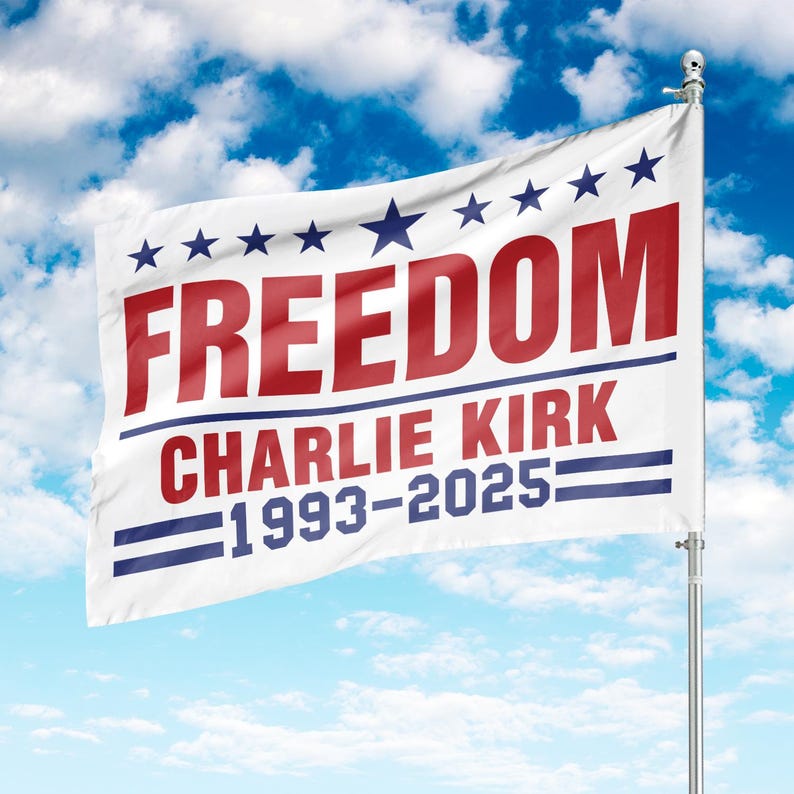 Bandera de la Casa de Charlie Kirk (Png), Activista y defensor de los ...
