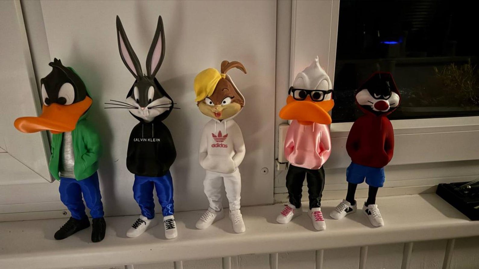 Urban Styled Cartoon Looney Tunes Models With 8 Hoodies Bugs Bunny, Daffy Duck, Silvester Stl ...