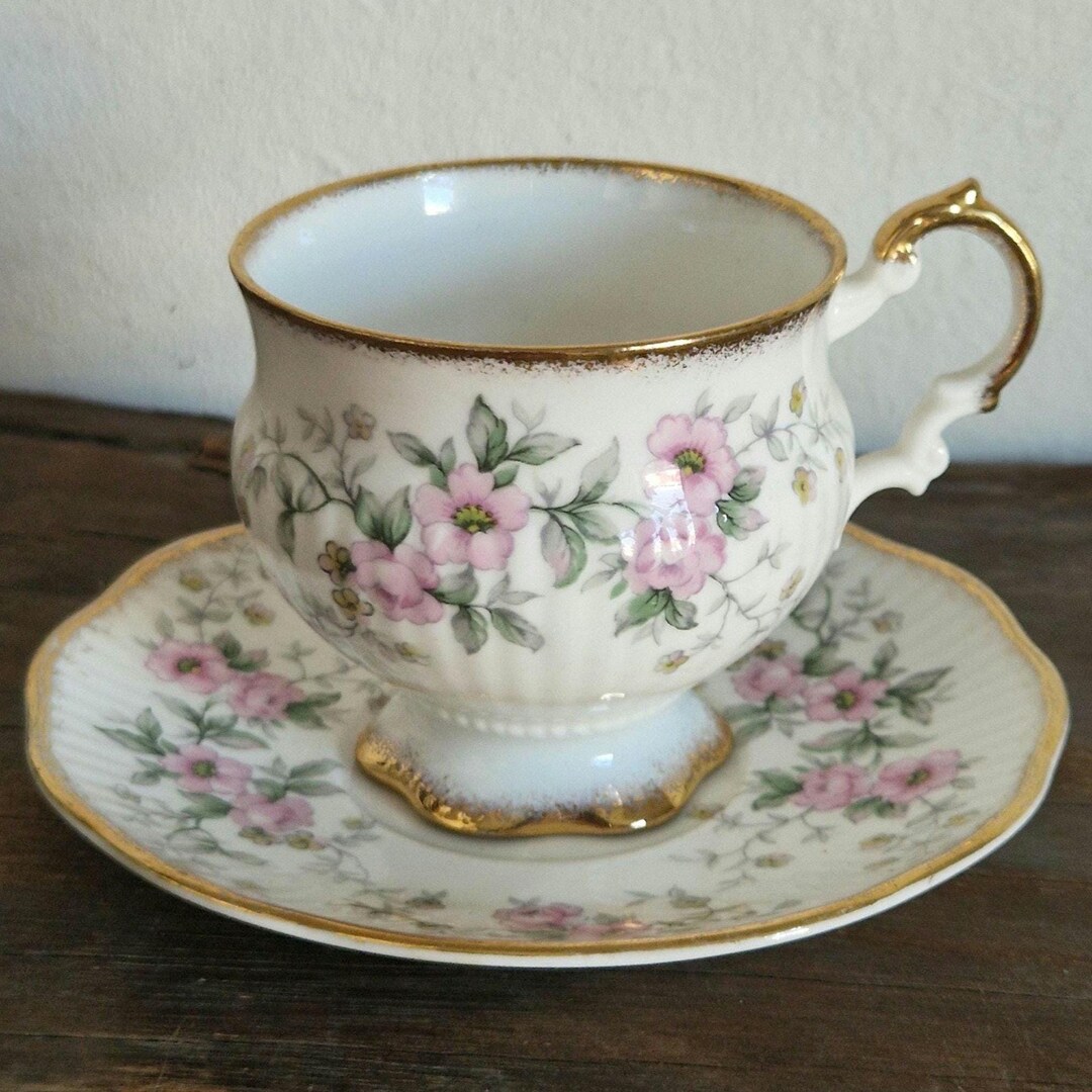 Vtg. Elizabethan Tea Set, Cup and Saucer, Made in England, Fine Bone ...