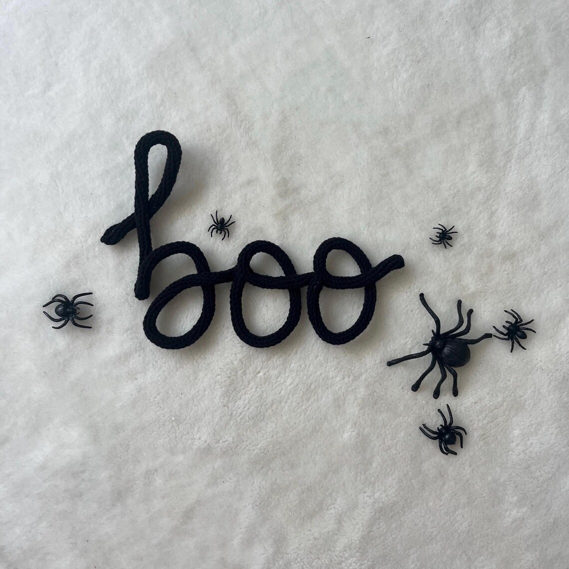 Halloween Yarn Word Art – Black Wire “boo” Sign - Halloween Party Decor ...