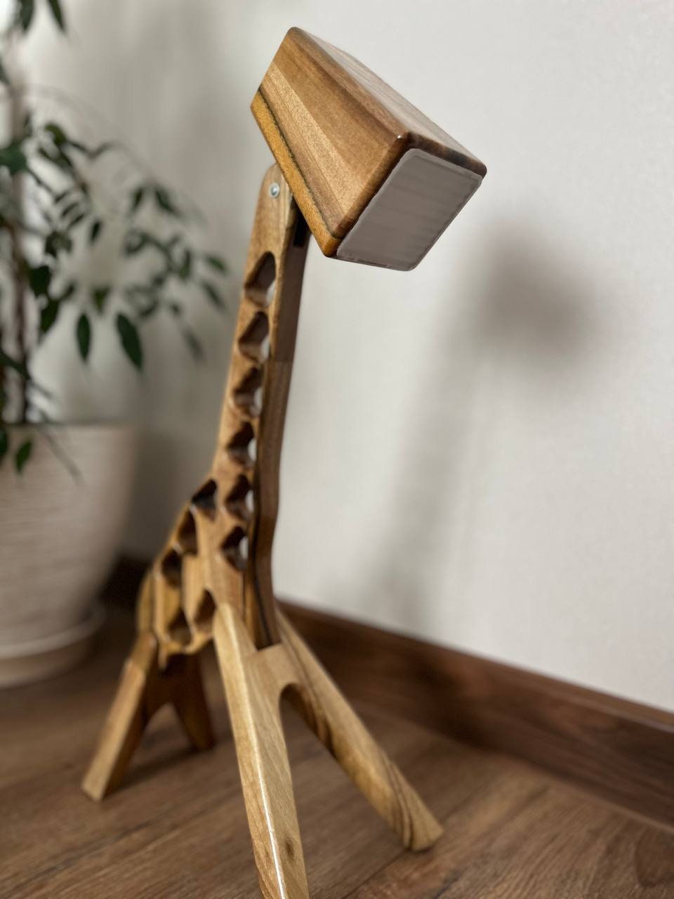Walnut Giraffe Night Light: Whimsical Safari Nursery Decor - Etsy UK