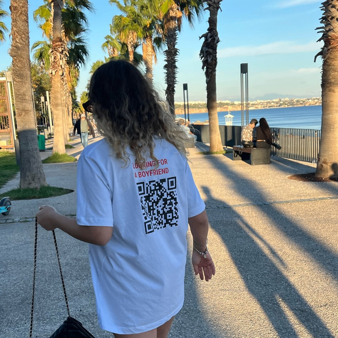 Looking for A Boyfriend QR Code Tshirt - Etsy